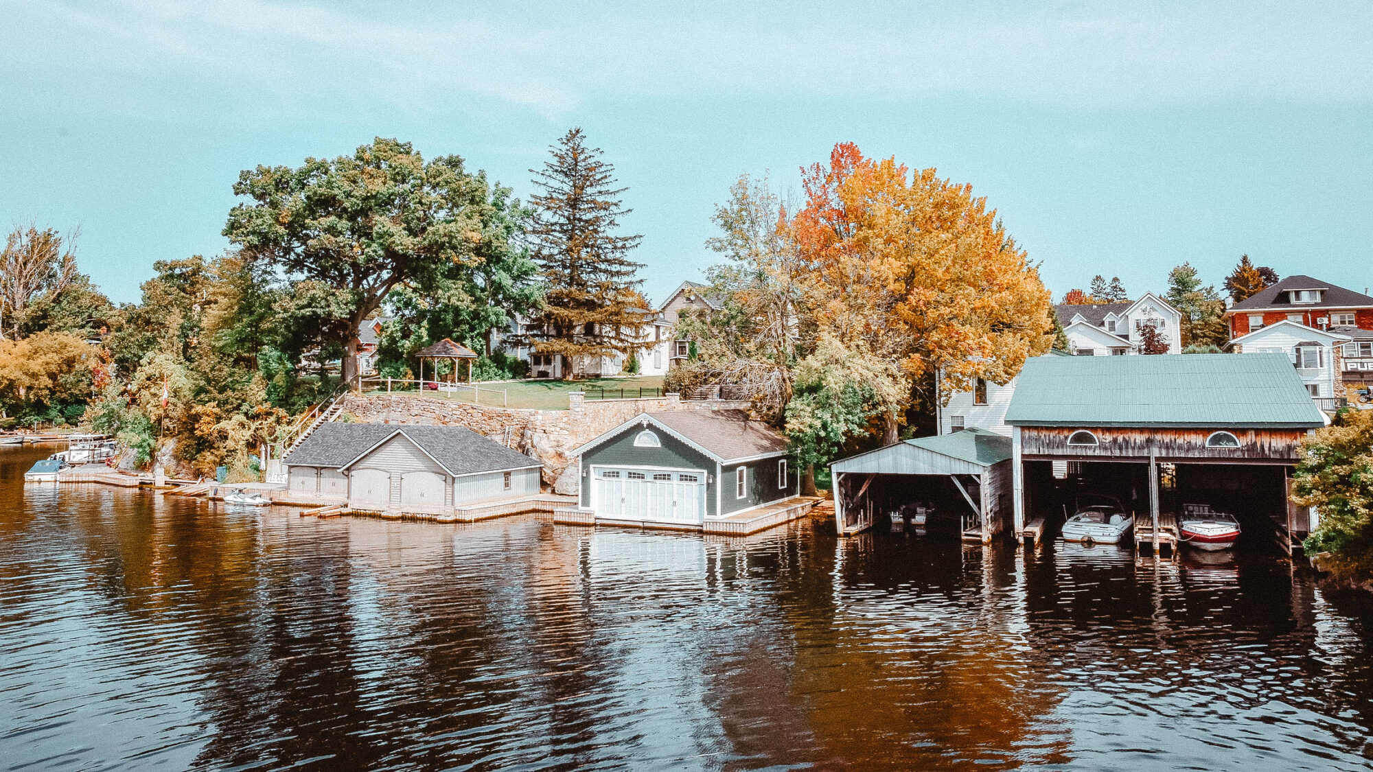 Fondations de Pieux Vissés Vistech pour les hangars à bateau
